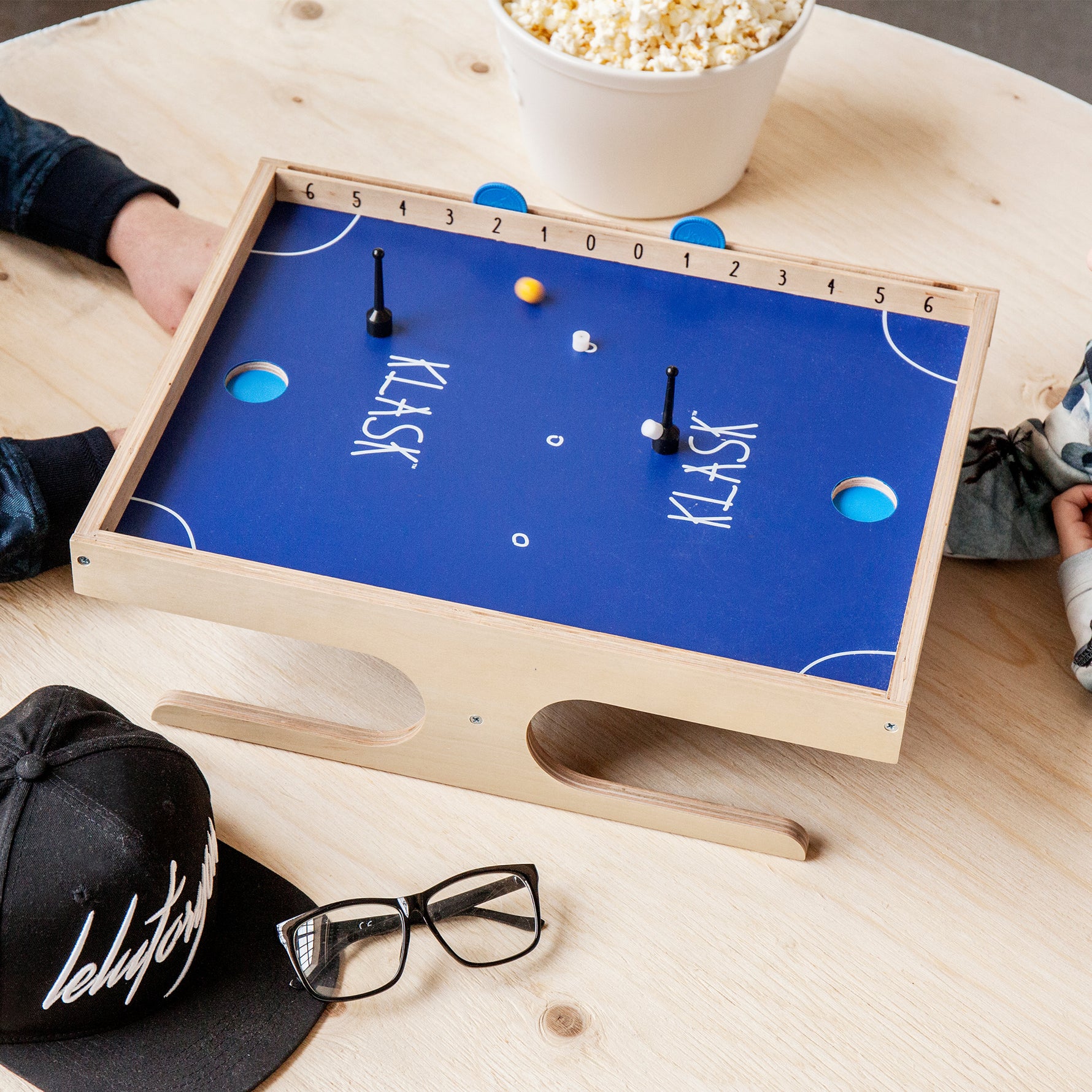 KLASK: Award-Winning Magnetic Action Game for Fast and Tactical Fun – Asmodee North America